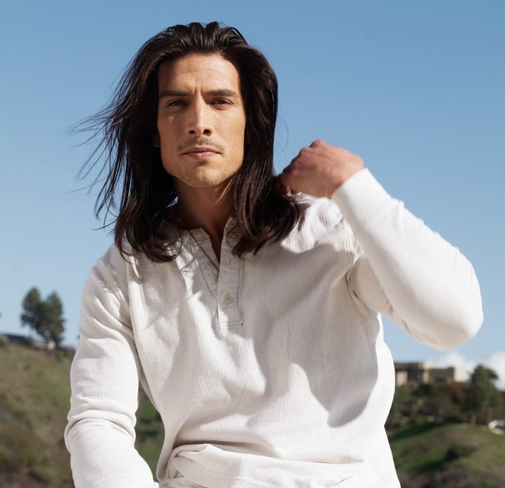 'Walker Independence' Star Justin Johnson Cortez Joins Netflix's ...
